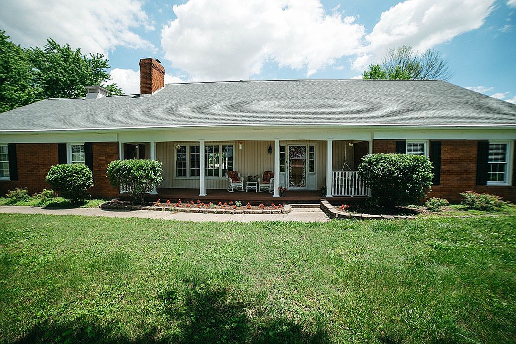 1424 Adams Ln, Henderson, KY 42420 | Zillow
