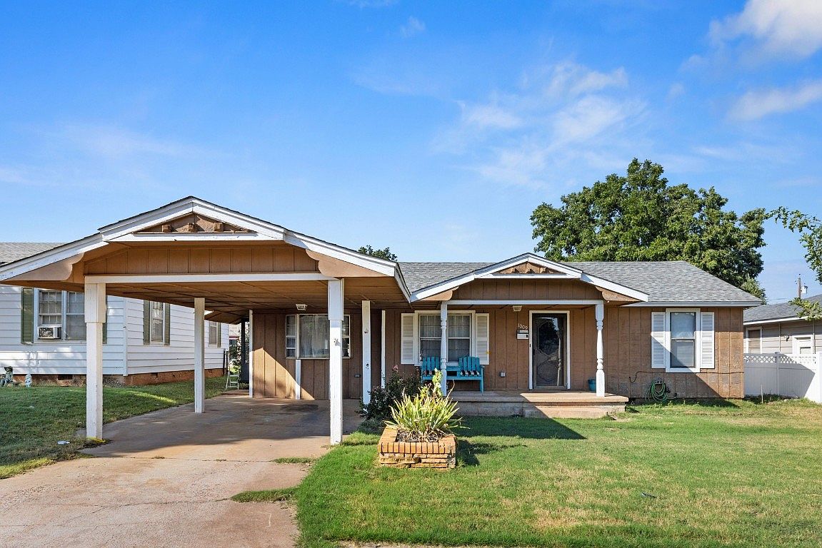 1009 W D Ave, Elk City, OK 73644 | MLS #1079701 | Zillow