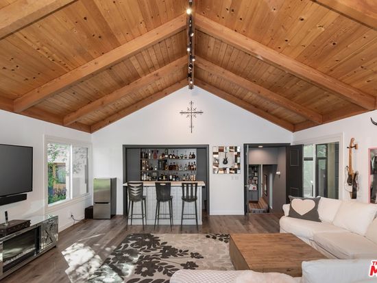 10401 Wyton Dr, Los Angeles, CA 90024 | MLS #21742160 | Zillow