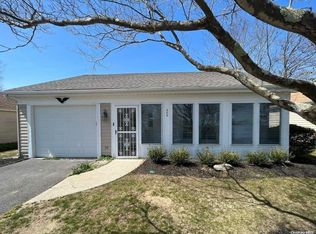 201 Kingston Dr, Ridge, NY 11961 | Zillow