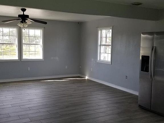 1628 S Kossuth St, Rockport, TX 78382 | Zillow