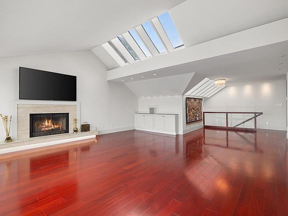 2665 Point Grey Rd #3, Vancouver, BC V6K 1A4 | Zillow