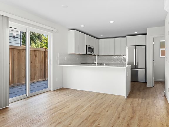 12331 40th Ave NE, Seattle, WA 98125 | Zillow