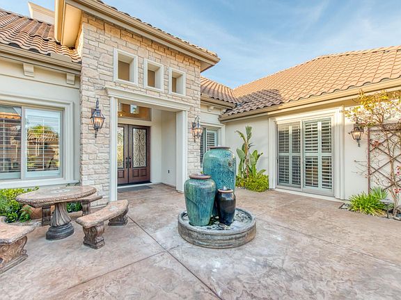 2110 E Kings Court Way, Fresno, CA 93730 | MLS #611058 | Zillow