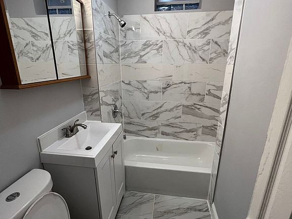 3752 W Cermak Rd, Chicago, IL 60623 | MLS #11689418 | Zillow