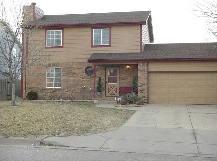 2707 S Yellowstone St, Wichita, KS 67215 | Zillow