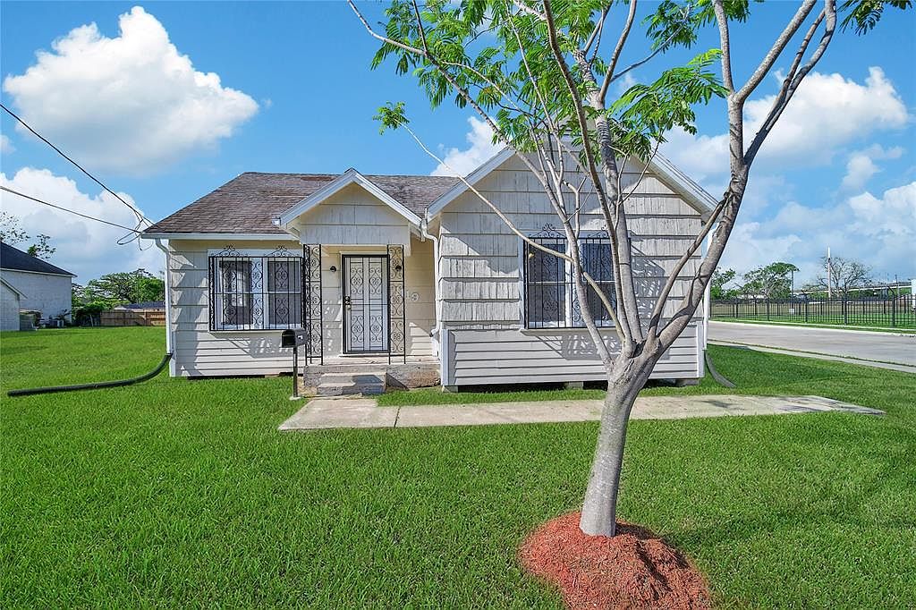 1119 E Crosstimbers St, Houston, TX 77022 | Zillow