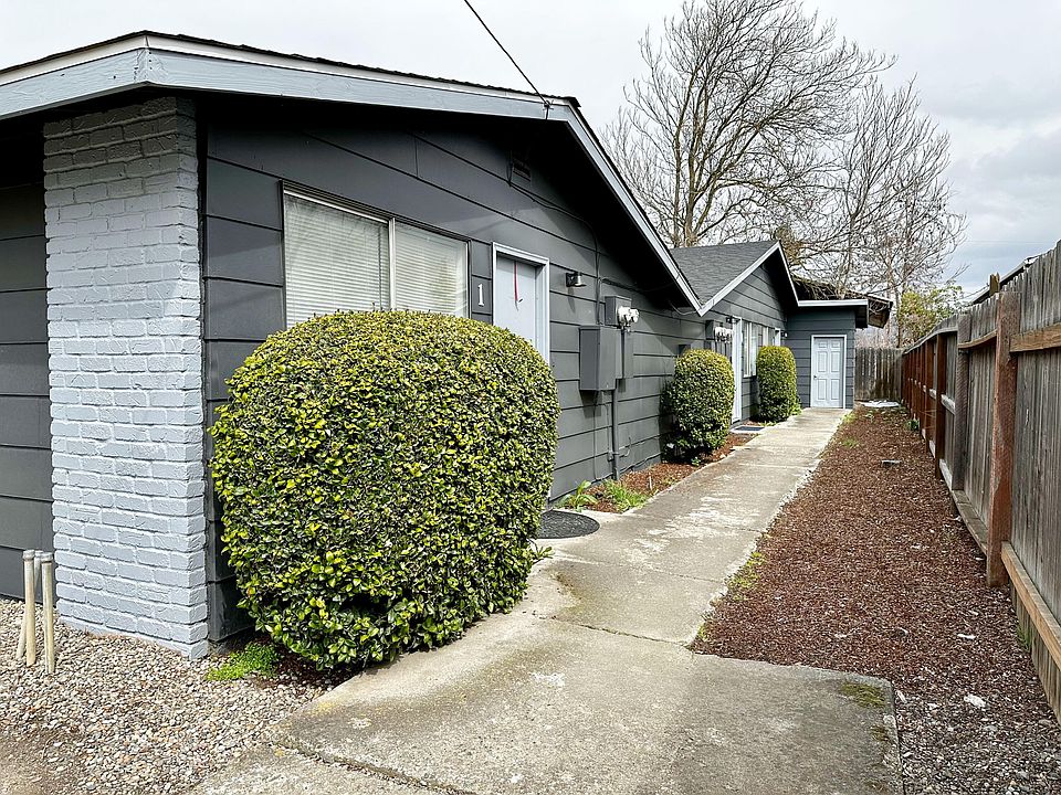 230 Beatty St. - 230 Beatty St Medford OR | Zillow