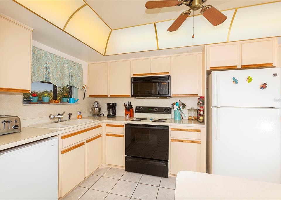 Gulf Harbors Condominiums - 4678 Marine Pkwy New Pt Richey FL | Zillow