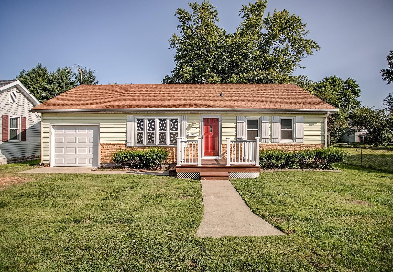 1007 W Exchange St, Jerseyville, IL 62052 | Zillow