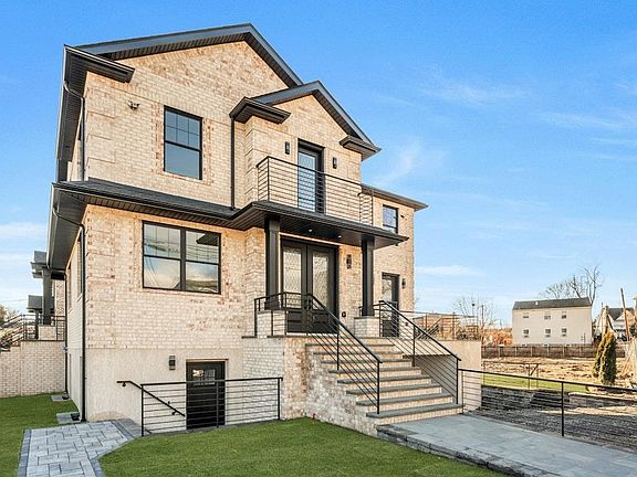 1 Victoria Ln #1B, Yonkers, NY 10701 | Zillow