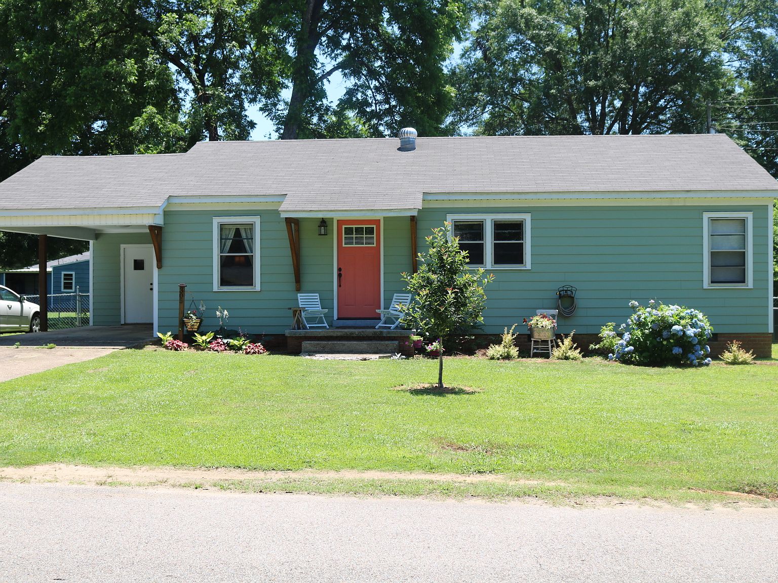 305 W Lin St, Fulton, MS 38843 | Zillow