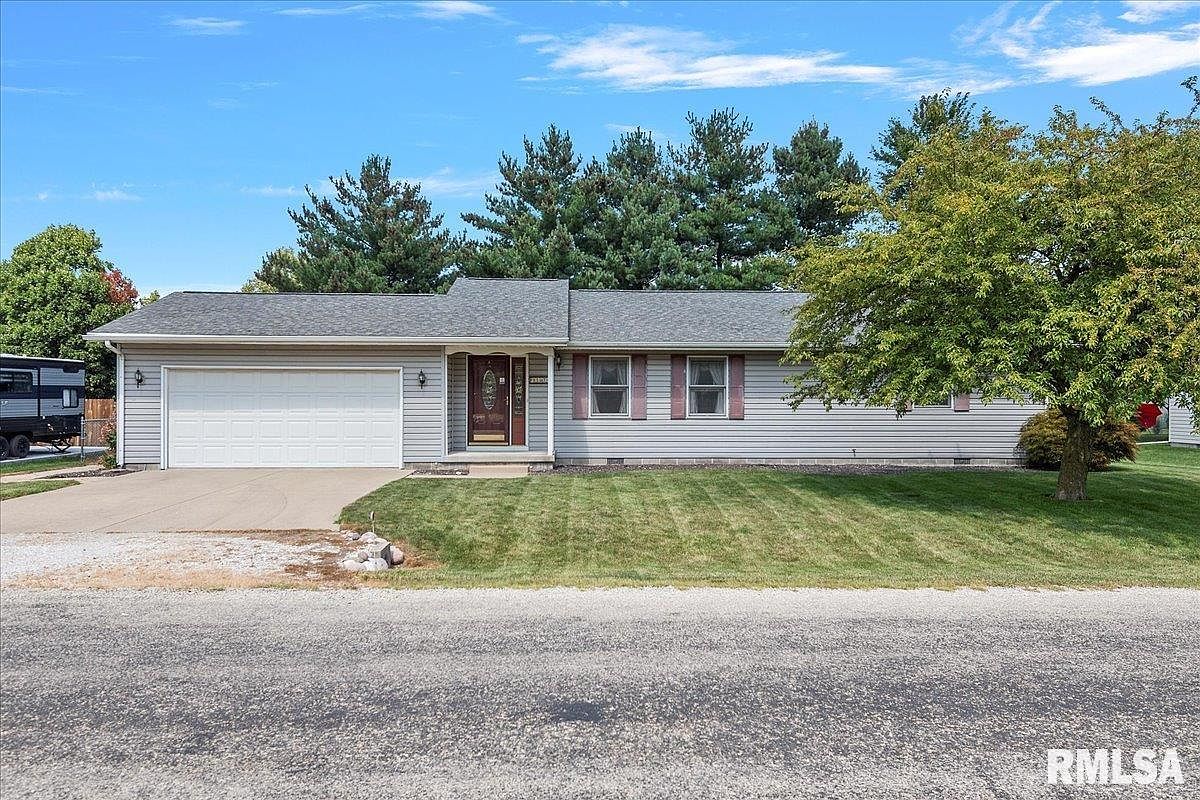 1101 Monroe St, Pawnee, IL 62558 | Zillow