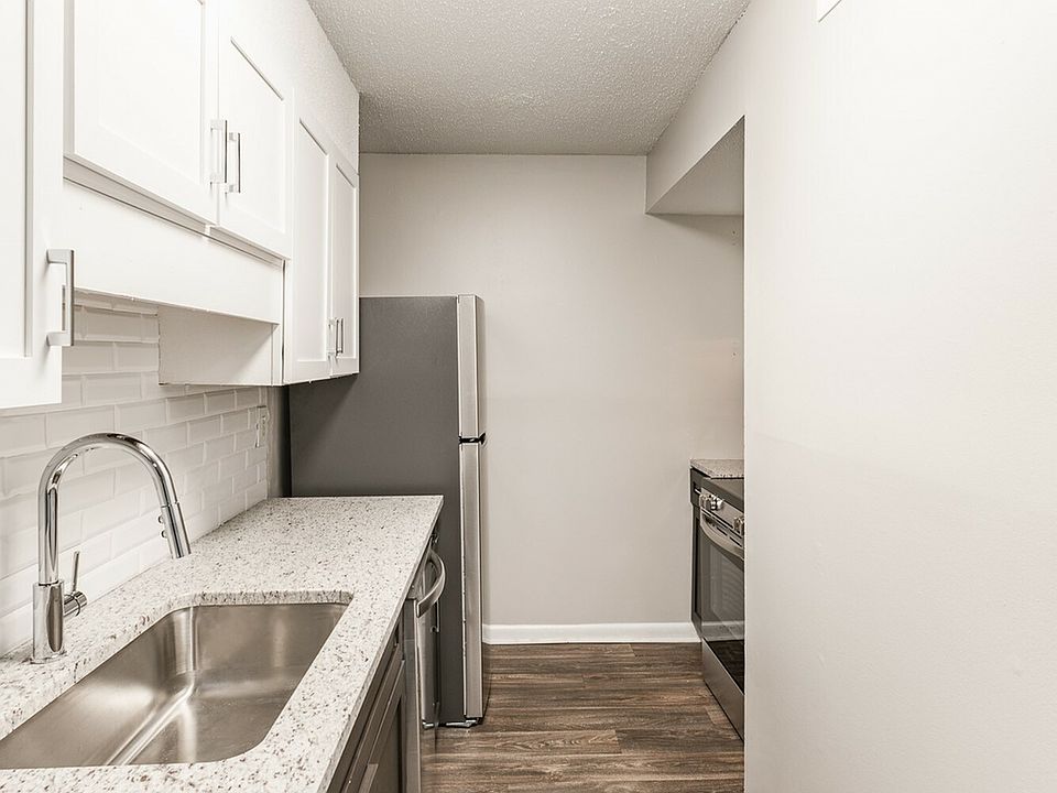 Silverstone Apartments - 4110 Triana Blvd SW Huntsville AL | Zillow