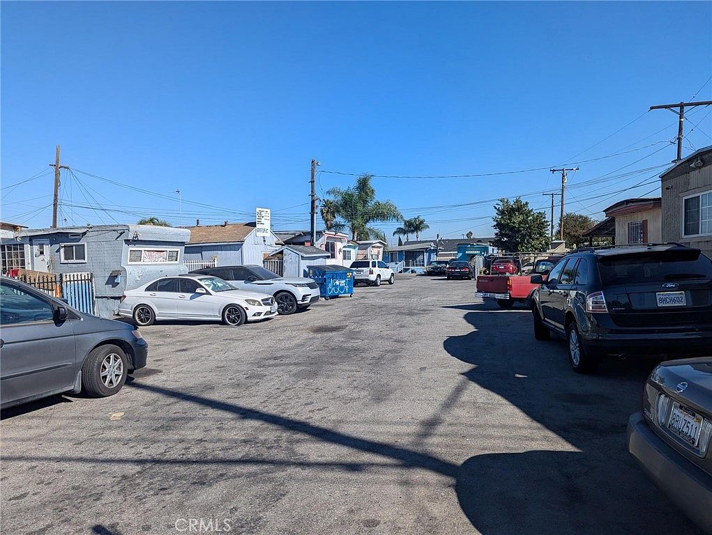 404 S Central Ave, Compton, CA 90220 | MLS #PW24248104 | Zillow