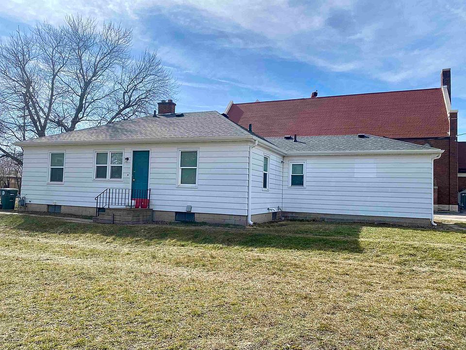 918-920 W 4th St, Waterloo, IA 50702 | Zillow