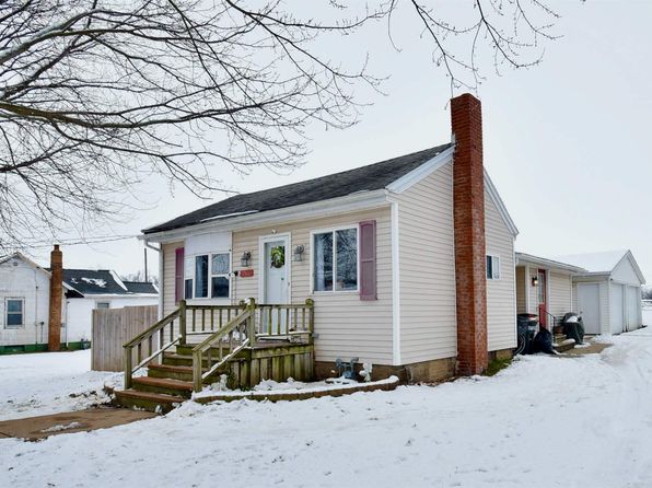 Roanoke Real Estate - Roanoke IL Homes For Sale | Zillow