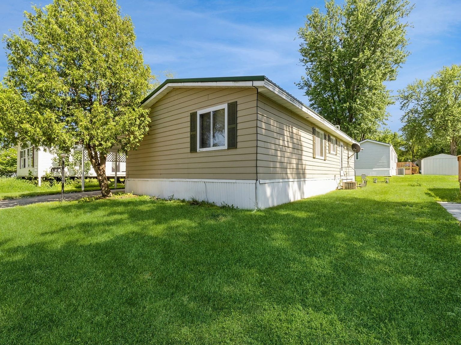 120 Donna Ave, Berwick, IA 50032 | Zillow