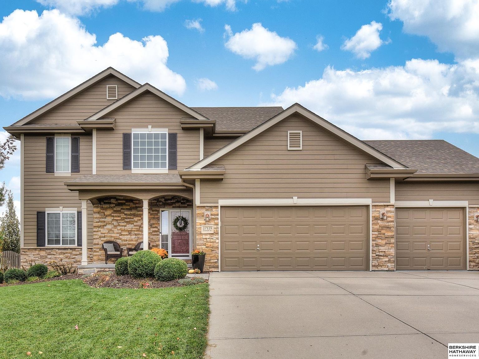 17119 Emmet St, Omaha, NE 68116 | Zillow