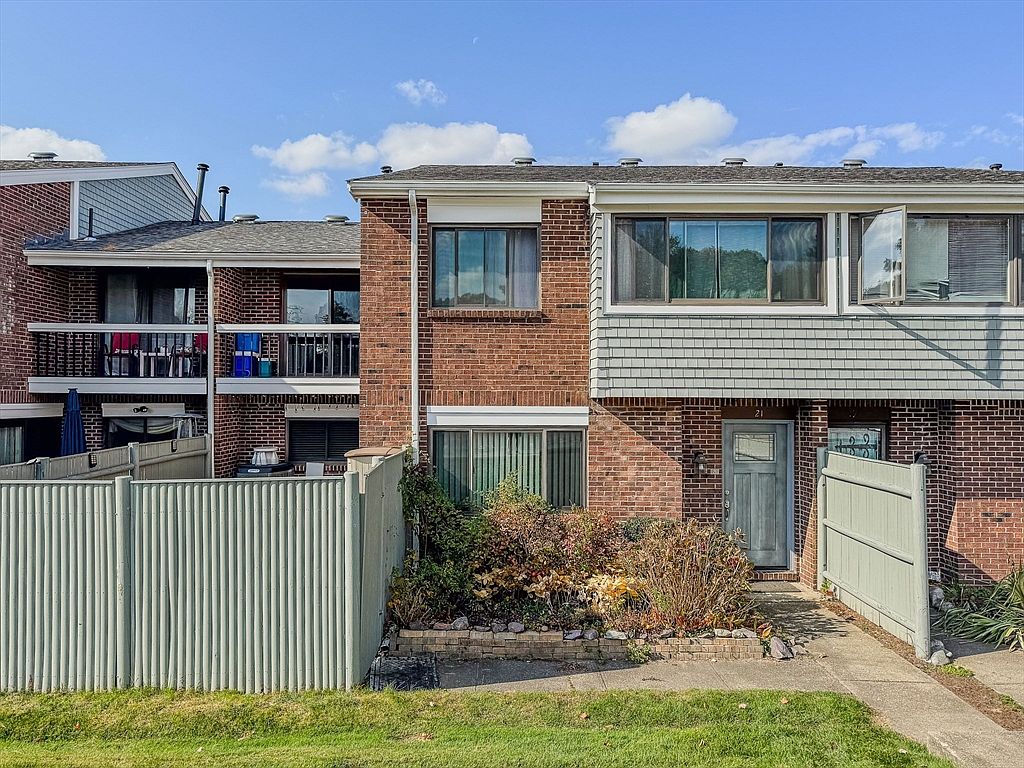 21 Meadowood Dr UNIT 21, Stoughton, MA 02072 | Zillow