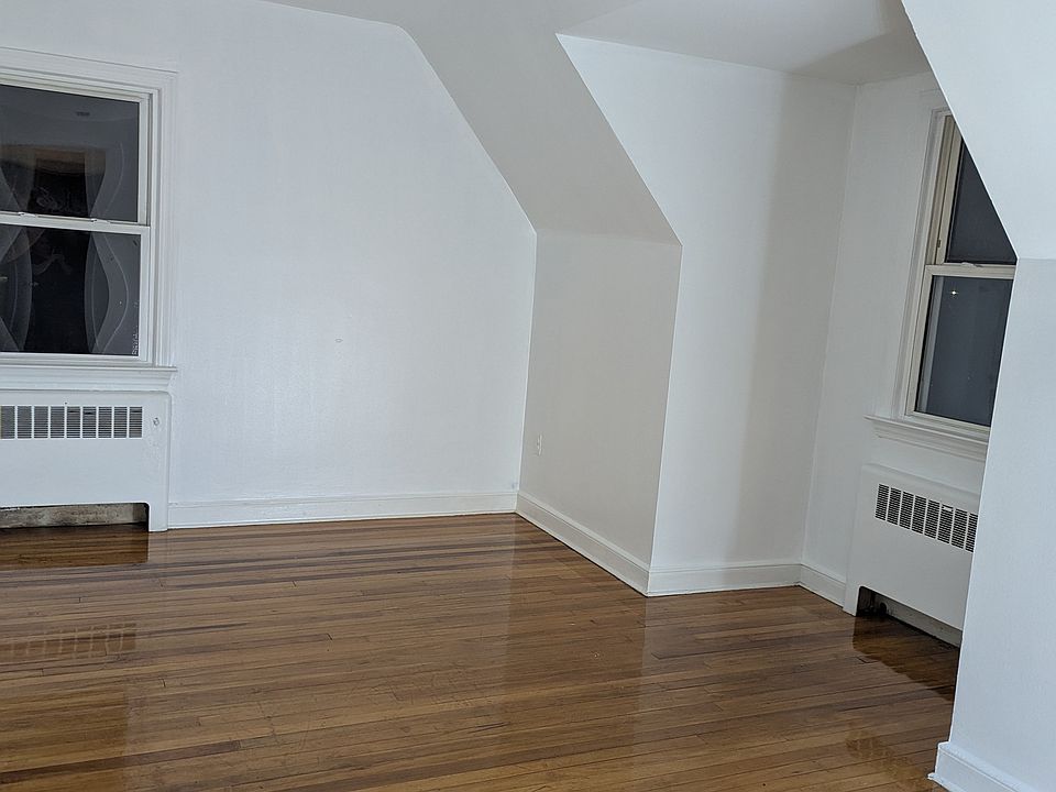 98 Arlington St Bridgeport CT | Zillow