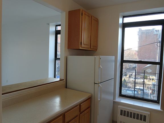 1063 Simpson St, Bronx, NY 10459 | Zillow