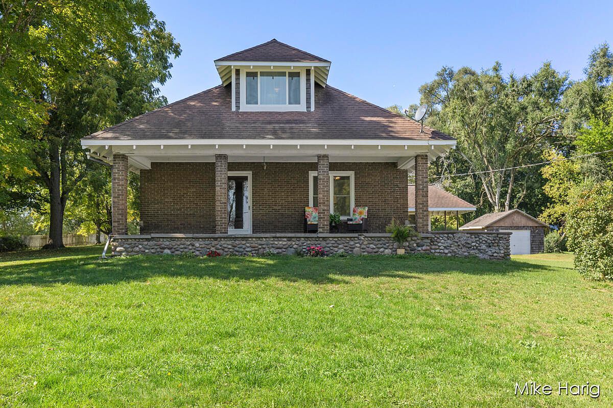 7614 S Crystal Rd, Carson City, MI 48811 | Zillow