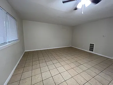KAYBS - 201 S Kaysie St Angleton TX | Zillow