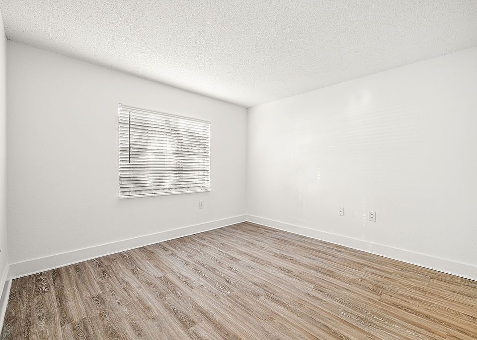 Skye Oaks - 110 Summerfield Way Brandon FL | Zillow