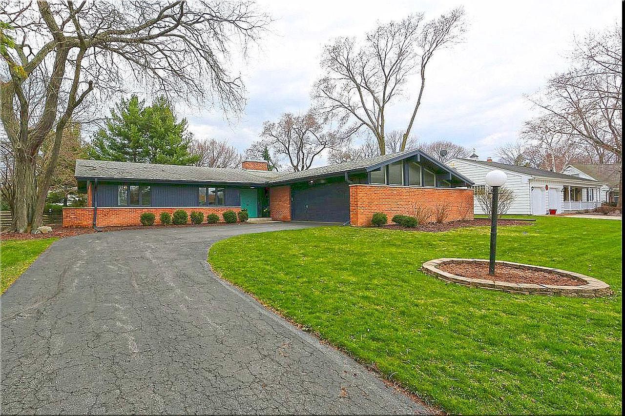 3752 North Bay Dr, Racine, WI 53402 | Zillow