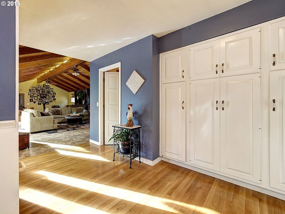 15566 S Old Acres Ln, Oregon City, OR 97045 | Zillow