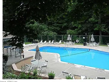 81 Rising Trail Dr Middletown CT | Zillow