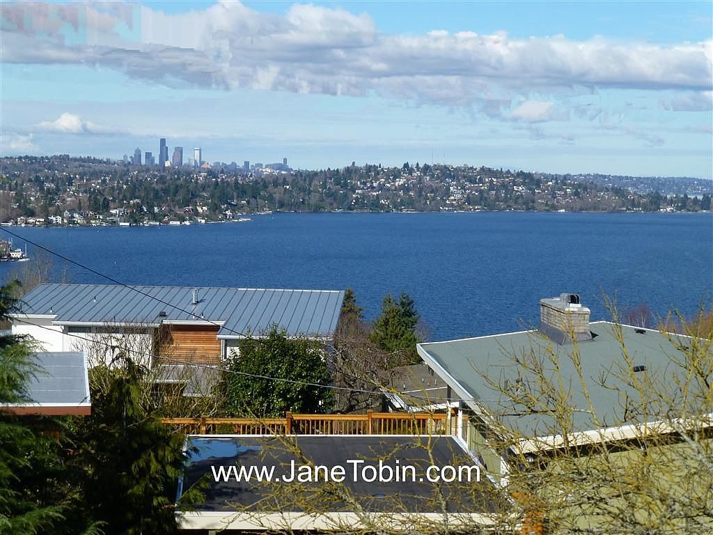 7030 S Lakeridge Dr, Seattle, WA 98178 | Zillow