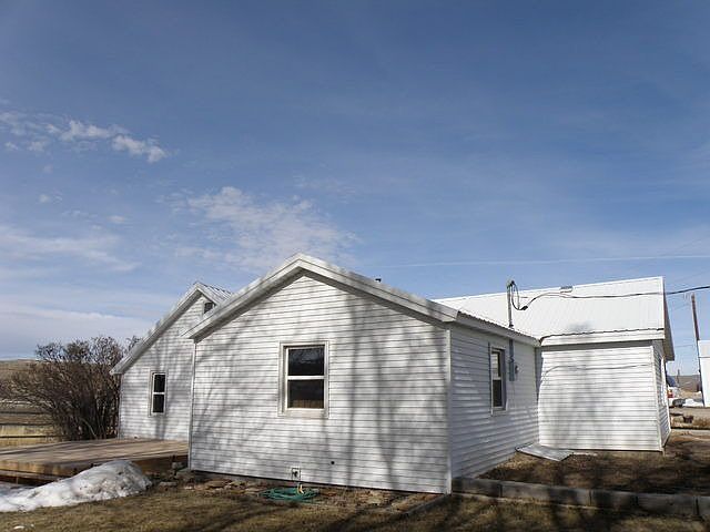 1490 E Main St, Lander, WY 82520 | Zillow