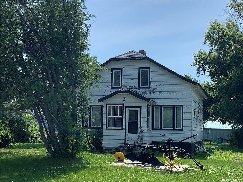 404 Main St, Muenster, SK S0K 2Y0 | Zillow