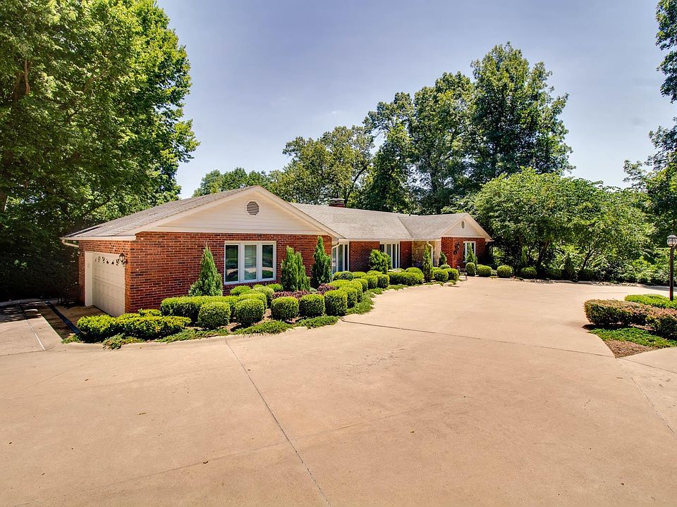 96 Hawthorne Dr, Alton, IL 62002 | Zillow