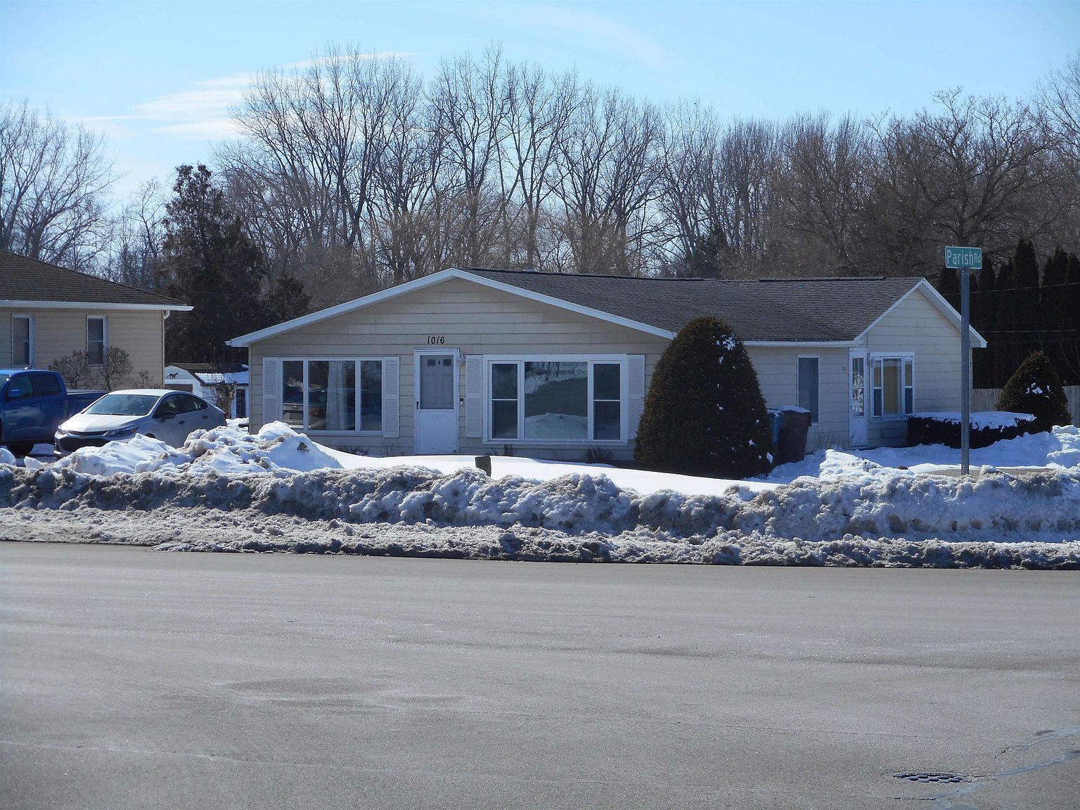 1016 S Huron Rd Kawkawlin Mi 48631 Zillow