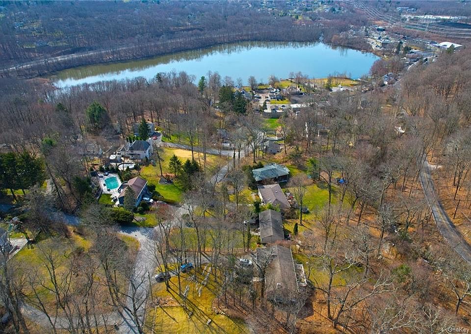 3829 Perry Street, Jefferson Valley, NY 10535 | Zillow