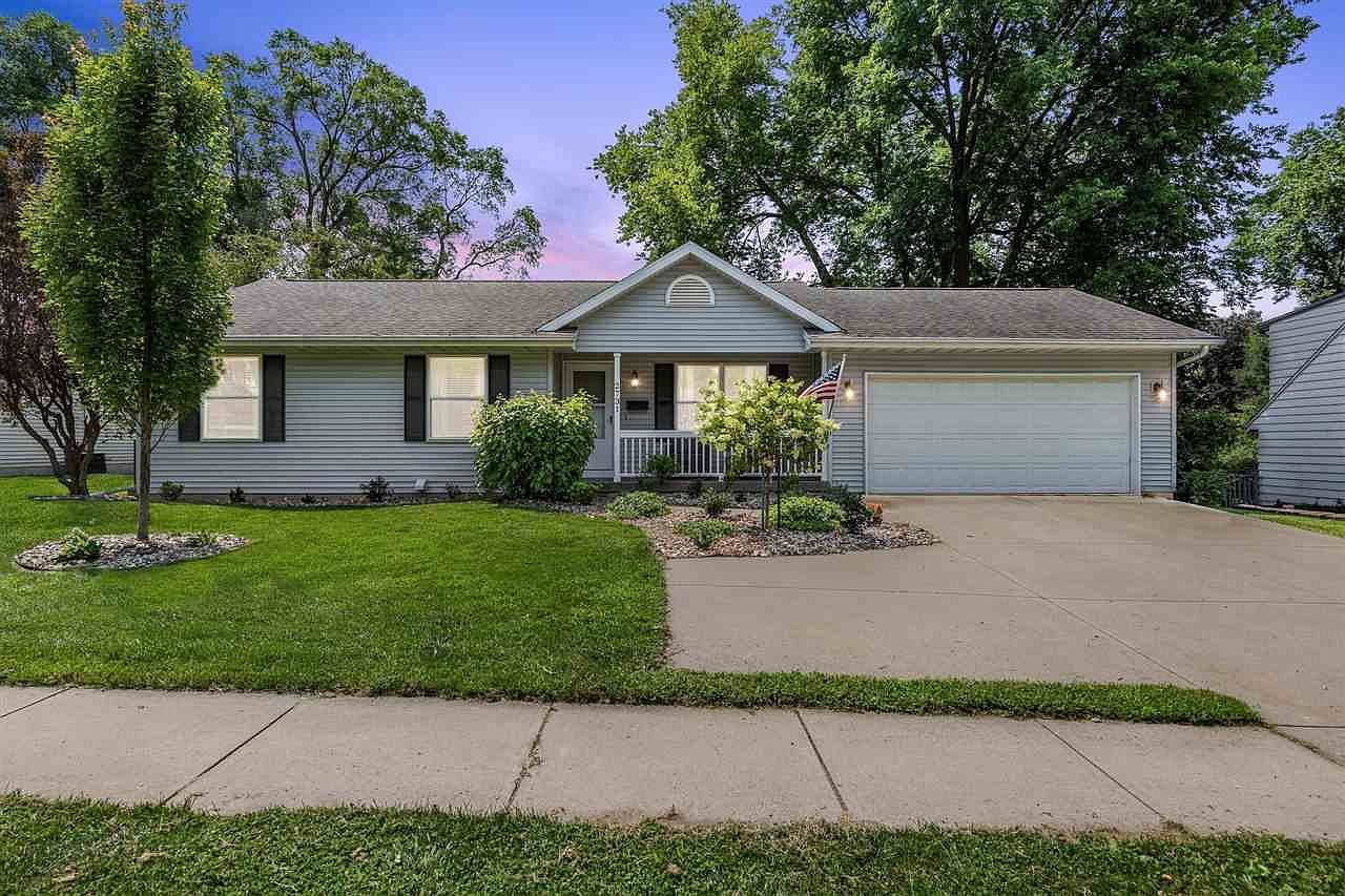 2731 E Court St, Iowa City, IA 52245 | Zillow