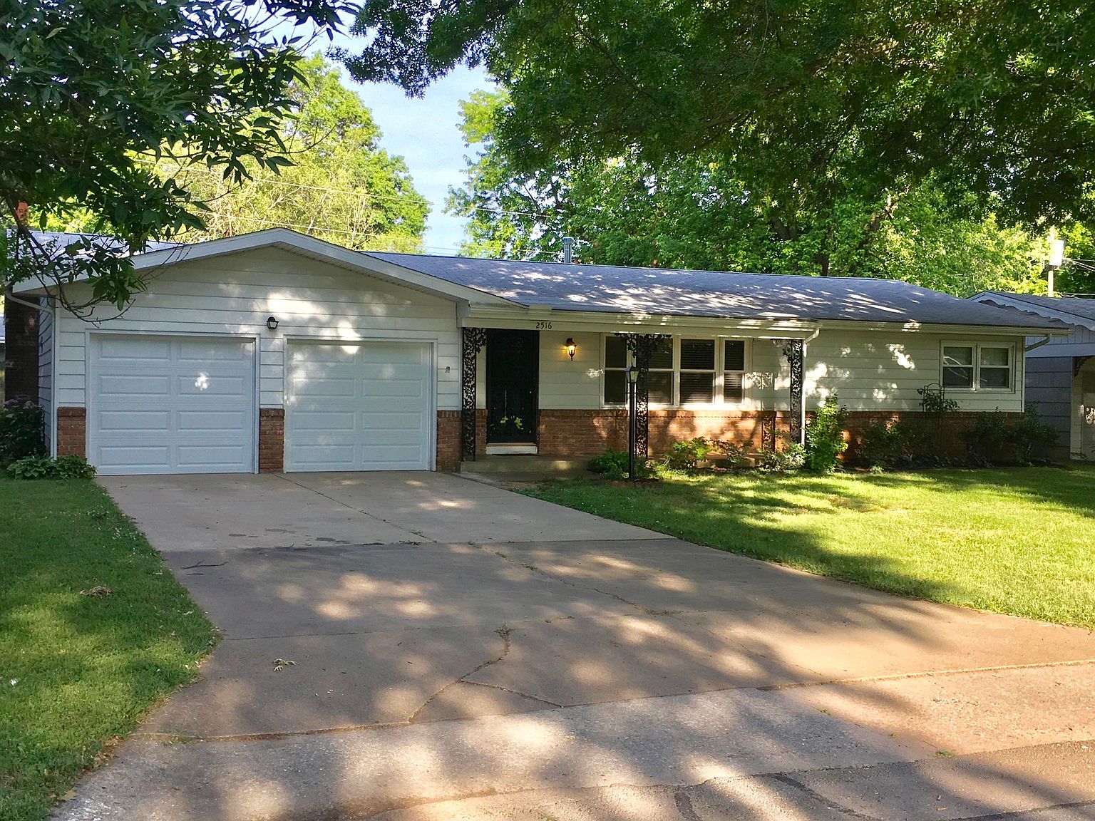 2516 S Kickapoo Ave, Springfield, MO 65804 | Zillow