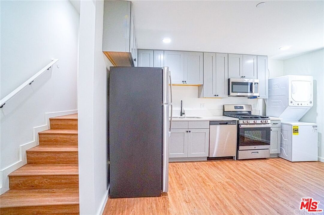 6469 Calhoun Ave, Van Nuys, CA 91401 | Zillow