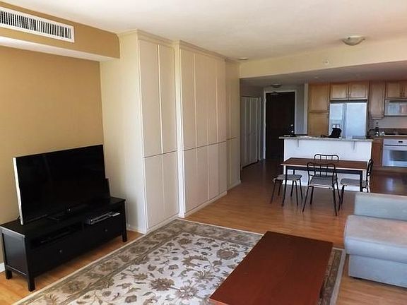 555 Front St UNIT 303, San Diego, CA 92101 | Zillow