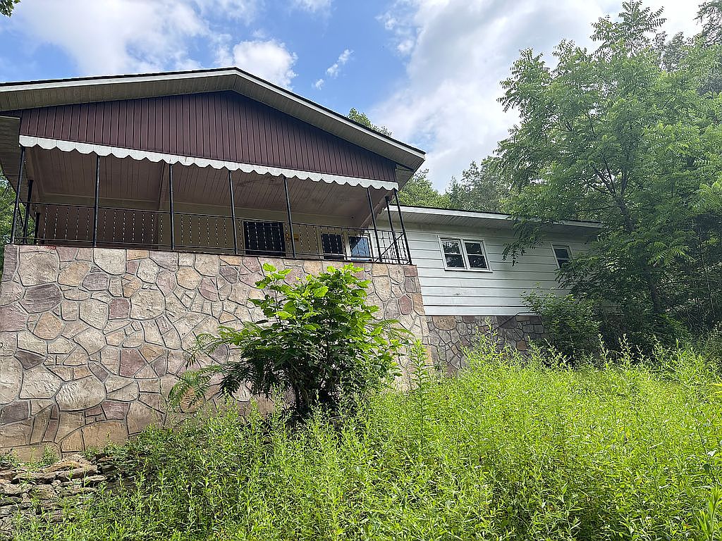 169 Brummitt Ln, Coldiron, KY 40819 | Zillow