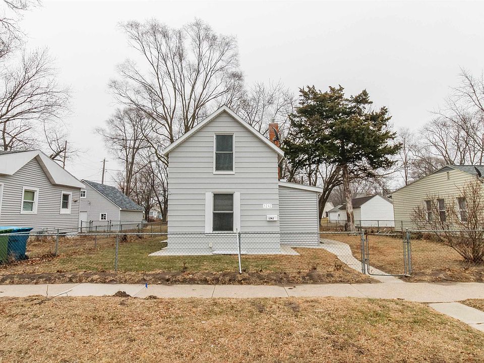 1242 Lincoln St, Waterloo, IA 50703 | Zillow