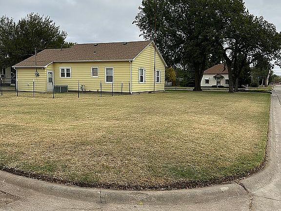 122 S Monroe St, Saint John, KS 67576 | Zillow