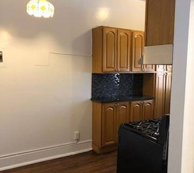 Walk to NYC Train/Restaurants, Heat/HW, Pre-War Charm - Montclair - 83 ...