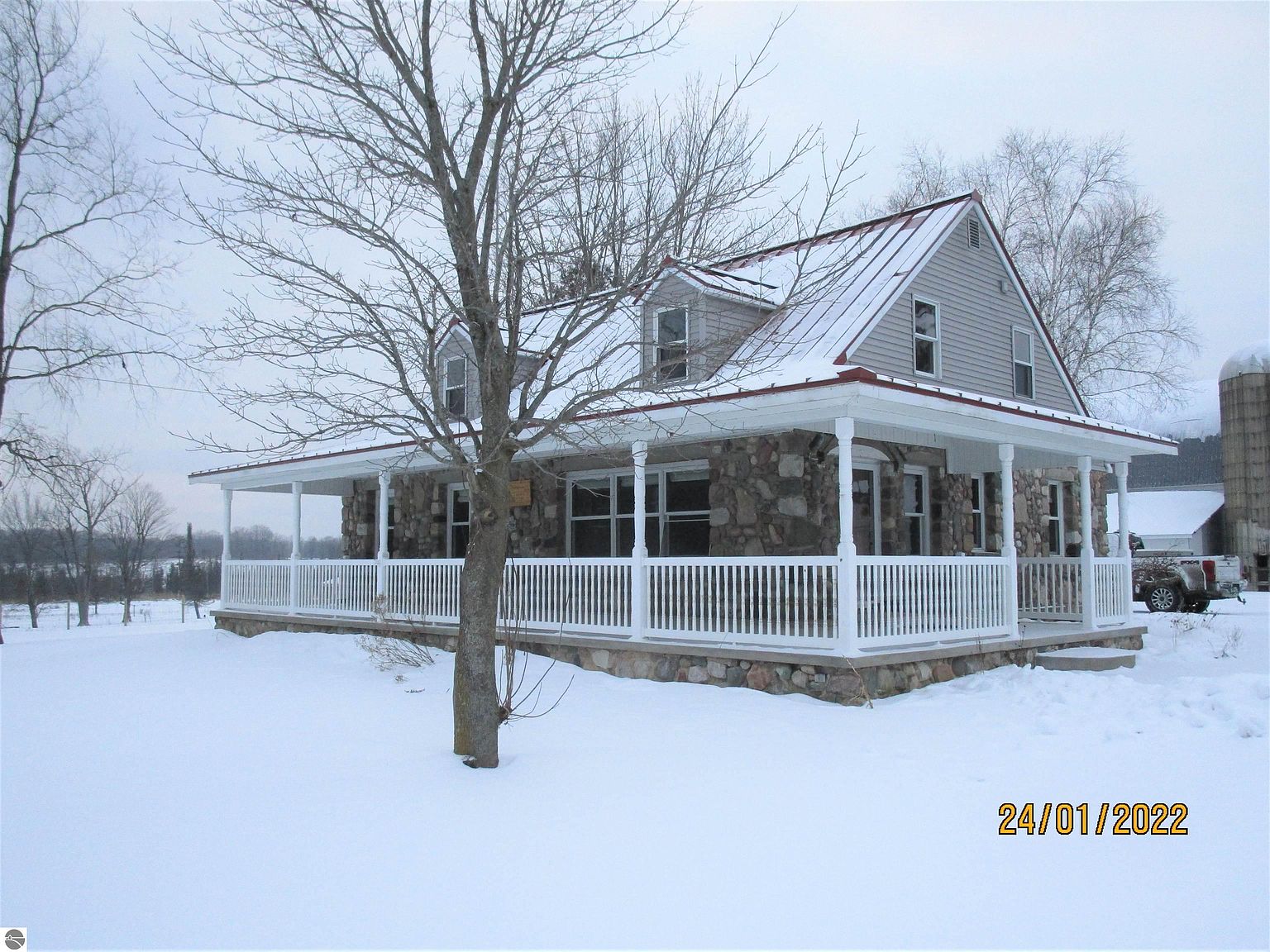 398 S Harrison Ave, Harrison, MI 48625 | Zillow