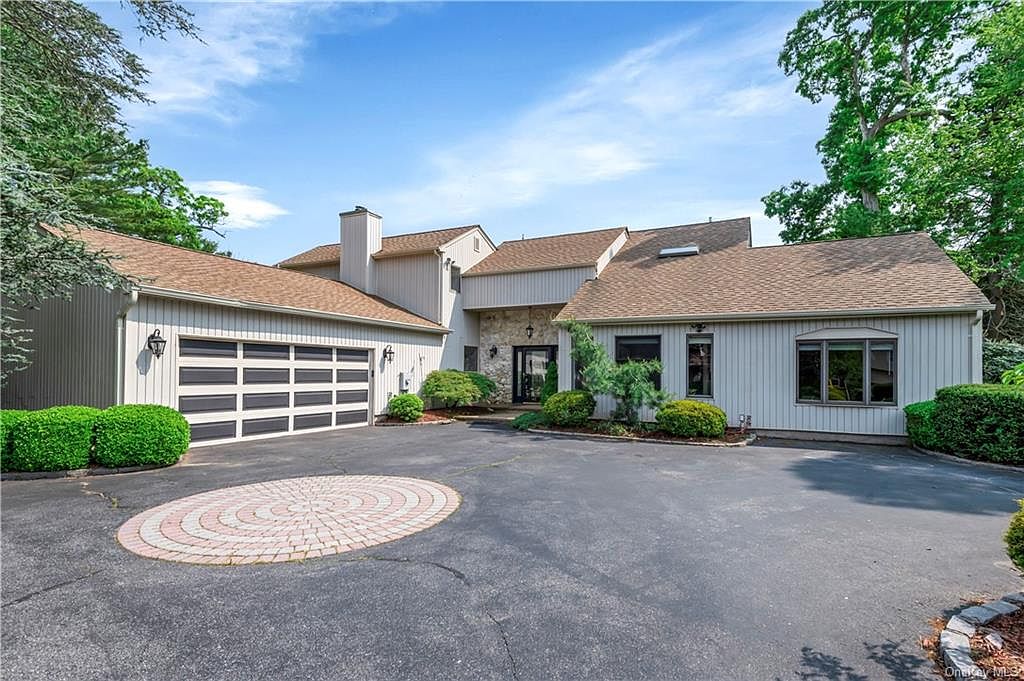 12 Josephine Lane, East Islip, NY 11730 | MLS #H6251767 | Zillow