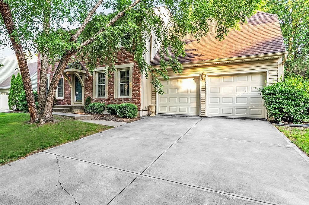 9119 Allman Rd, Lenexa, KS 66219 | Zillow
