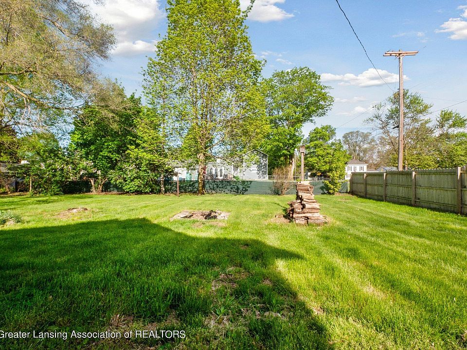 333 S Maple Ave, Maple Rapids, MI 48853 | Zillow